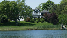 Westhampton Manor in Westhampton Beach, New York - Villa & Estate Deals