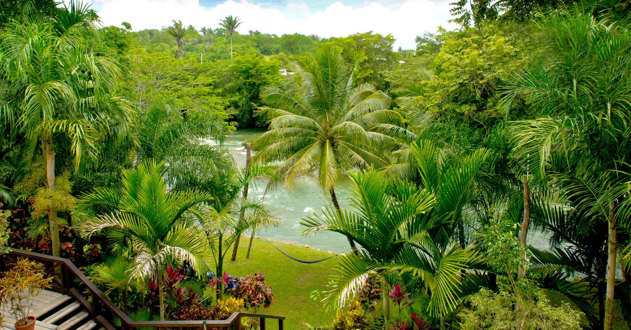 Mahogany Hall Luxury Boutique Resort in San Ignacio, Belize - Inn Deals