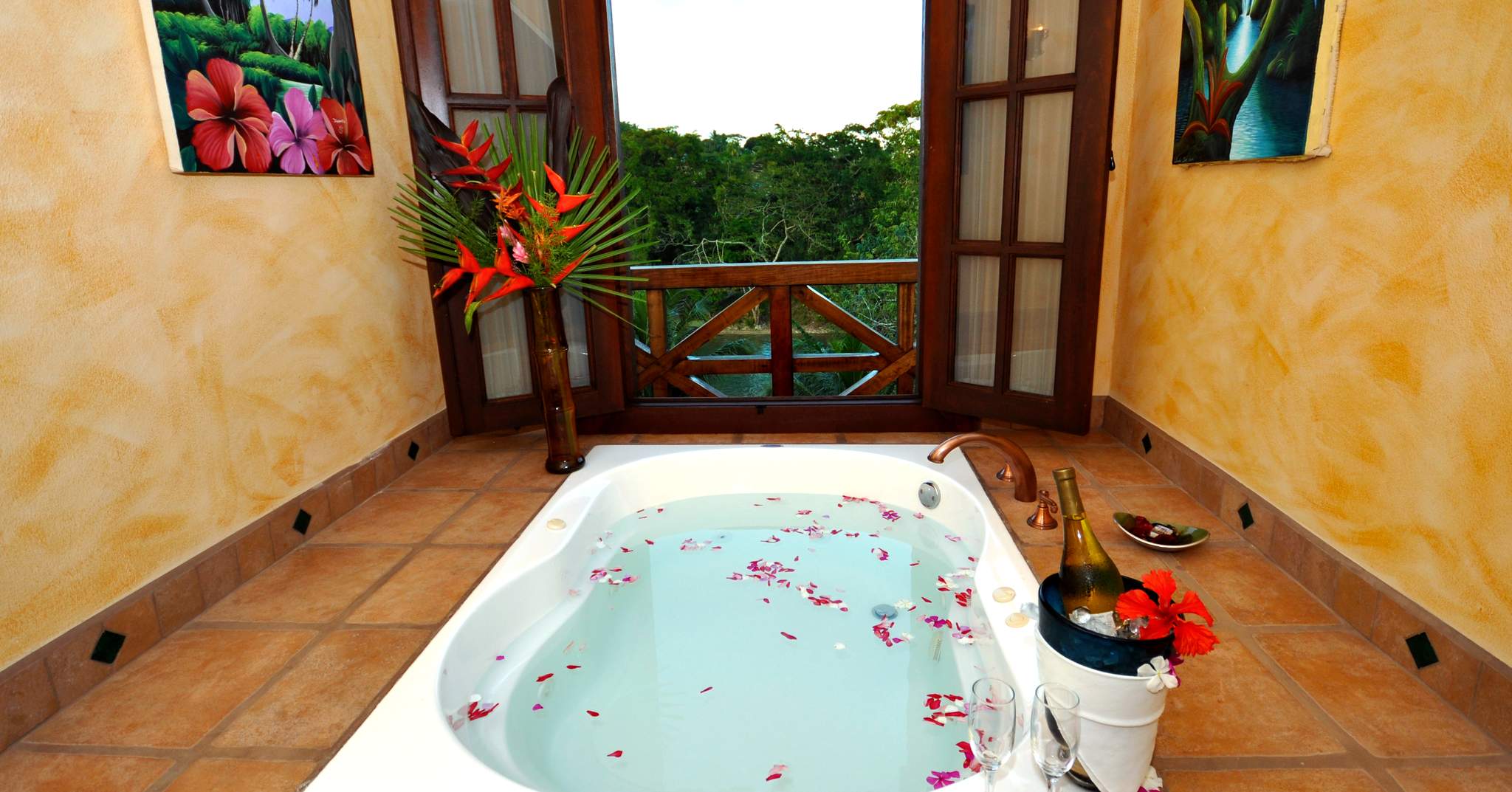 Mahogany Hall Luxury Boutique Resort in San Ignacio, Belize - Inn Deals