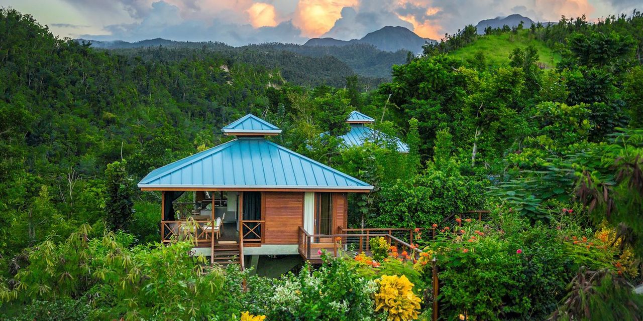 Secret Bay in Portsmouth, Dominica